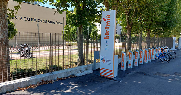 Metro e bus a metà prezzo per gli universitari bresciani | Secondo Tempo